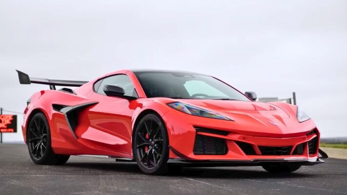 2026 Corvette Interior Changes: Bigger Screens, New Design, and More - Pontos Auto