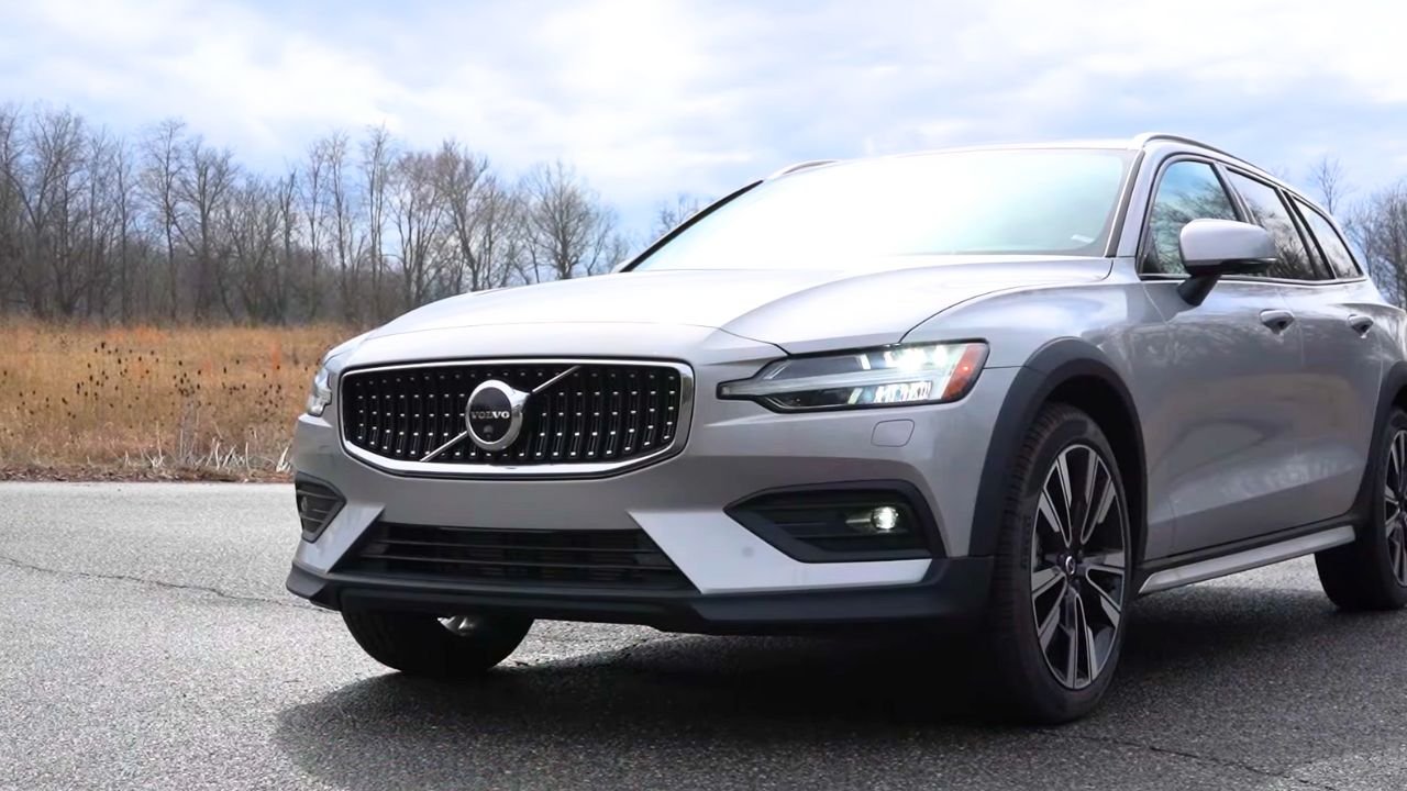 Specs Review of 2025 Volvo V60 Cross Country - Pontos Auto